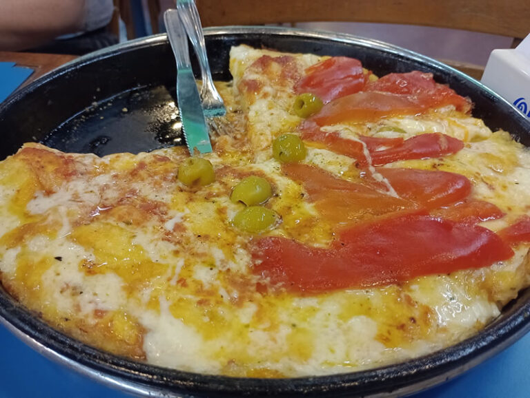 La pizza de Banchero (La Boca) - La Guía de Buenos Aires